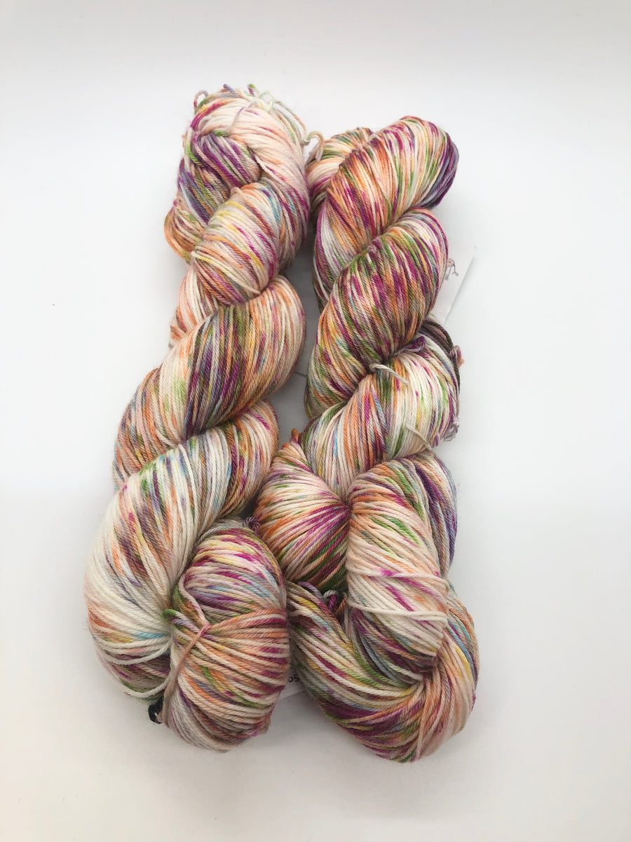 Perched In The Tip-Top Of The Big Top – Robin's Promise Yarn Co.